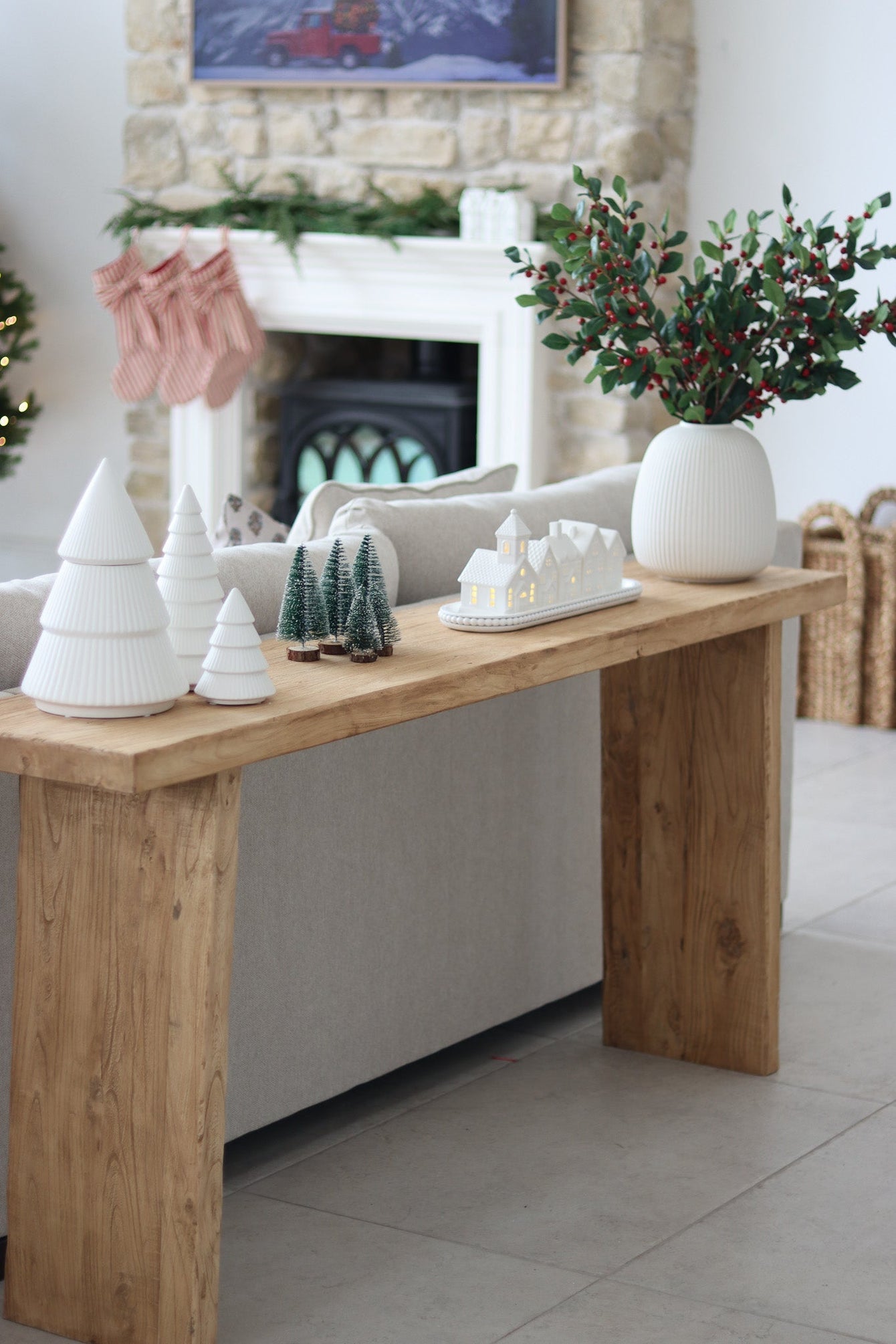 How to Style a Console Table: Simple Everyday Ideas – Pretty Little Home
