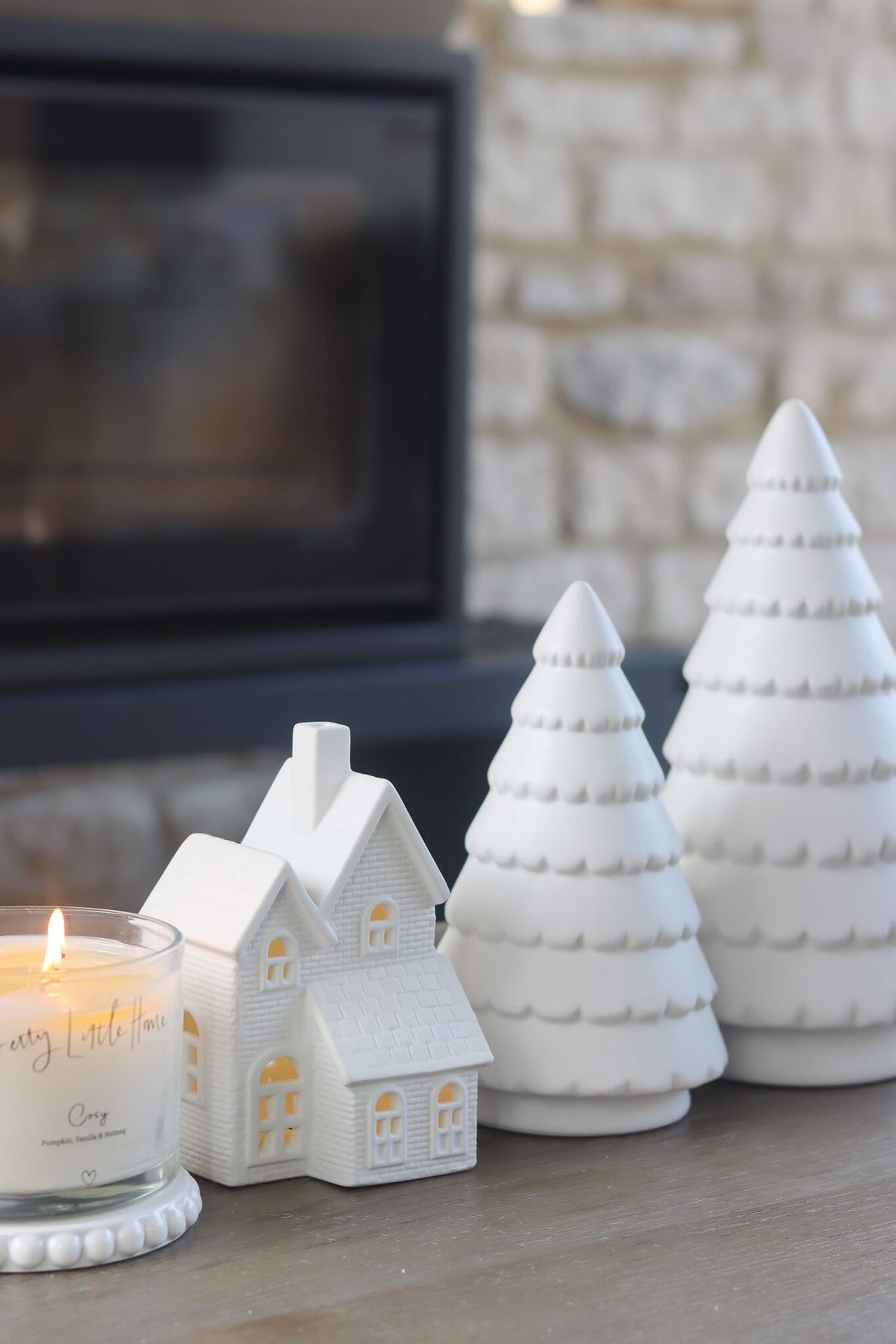 Large LED Winter House Style 4 | Pretty Little Home